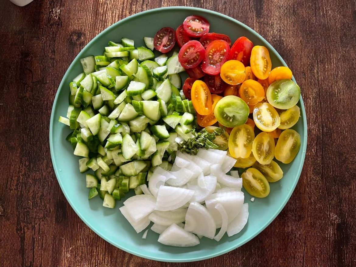 Tomato Medley Salad - Keeper Recipe - Hearty Food Talks